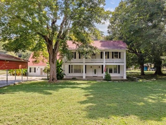 30 S Boone St, Erin, TN 37061