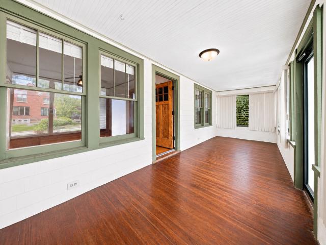 30 S Commonwealth Avenue
