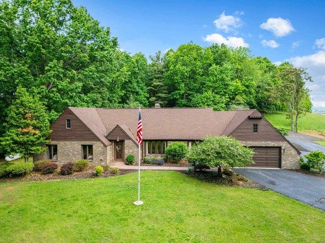 30 Scenic View Dr, Swoope, VA 24479