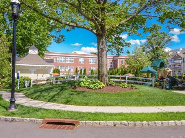 30 School House Dr #306, West Hartford, CT 06110