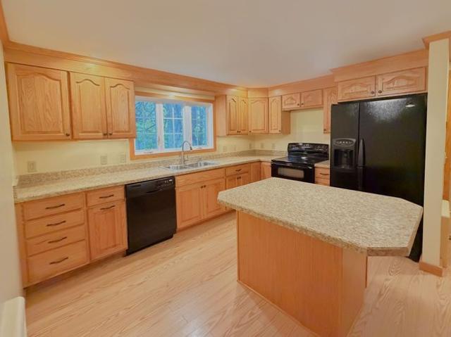 30 School St, Dalton, MA 01226