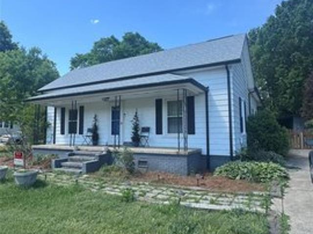 30 Selma Dr, Mooresville, NC 28115