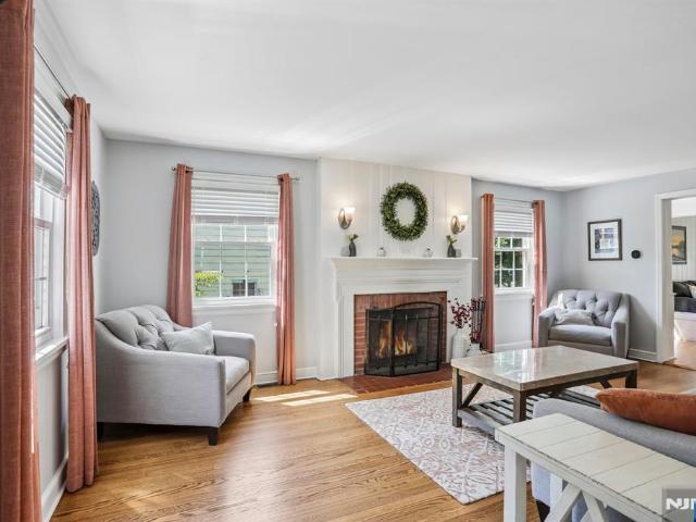 30 Sherbrooke Parkway