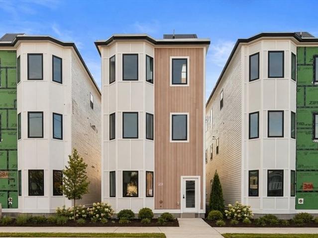 30 Swan Ave Ph 1, Boston, MA 02128