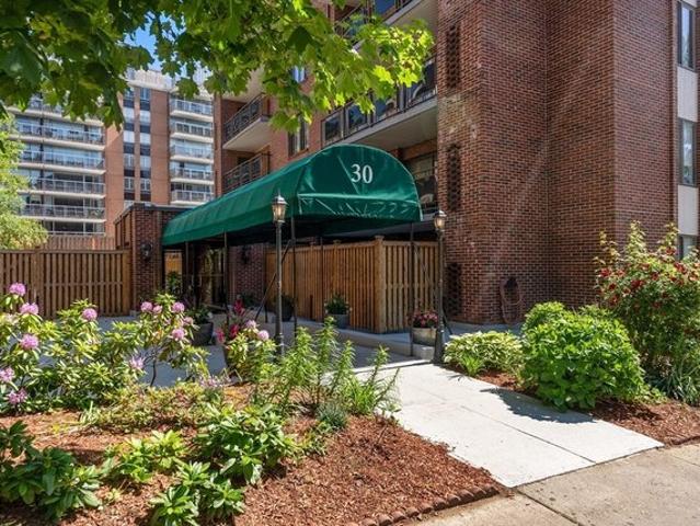 30 Stearns Rd Ph B, Brookline, MA 02446