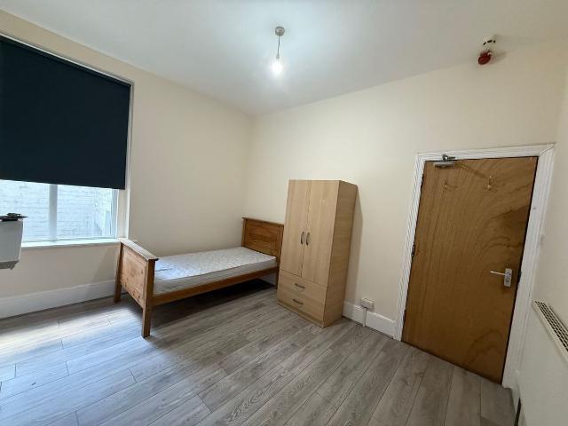 Friern Barnet Road, London N11, 1 bed property to rent, £750 pcm | PrimeLocation