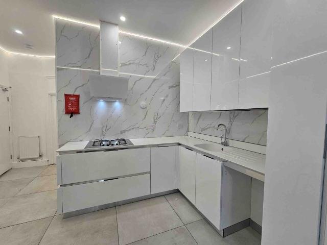 30A Mansfield Road IG1, 2 bed flat to rent, £2,300 pcm | PrimeLocation