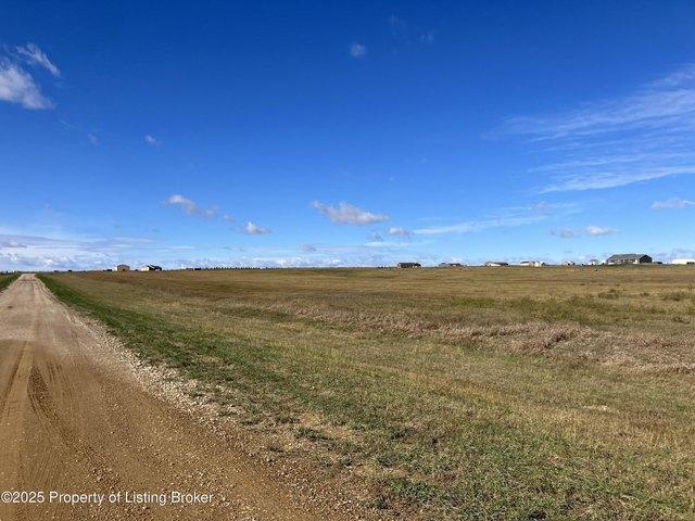 30F St SW, Dickinson, ND 58601
