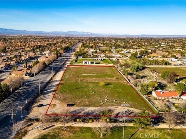 30th, Palmdale, CA 93551