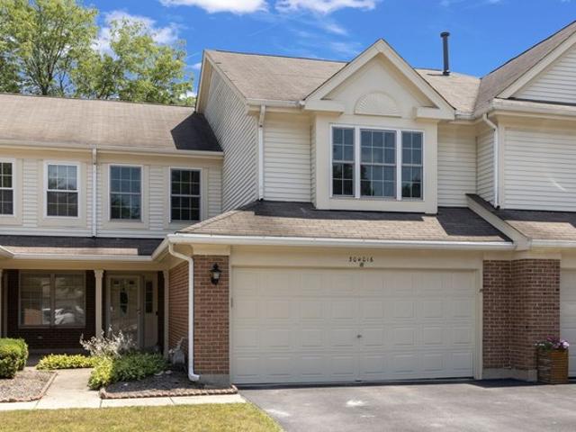 30W016 Redwood Ct, Warrenville, IL 60555