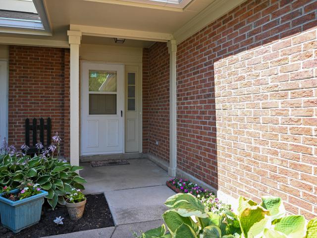 30W023 Laurel Court
