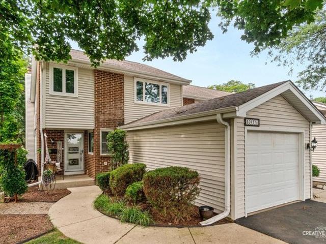 30W375 Pinehurst Dr, Naperville, IL 60563