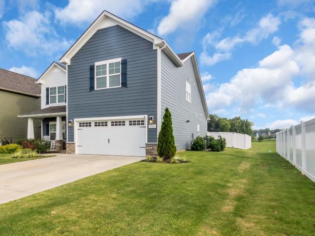 3104 Chatfield Dr
