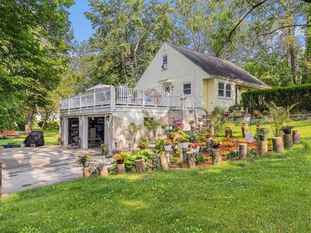 3104 Courtlandt Ave, Kalamazoo, MI 49004