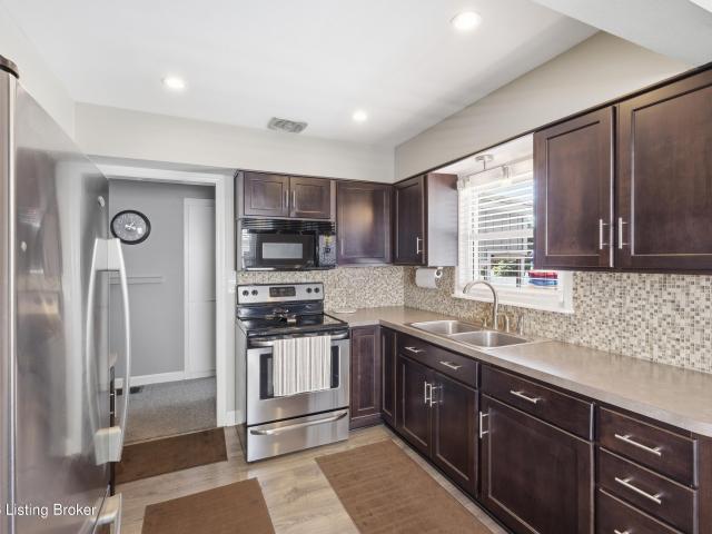 3104 Horton Ave
