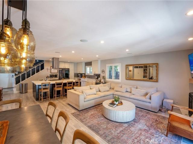 3104 Taft Way