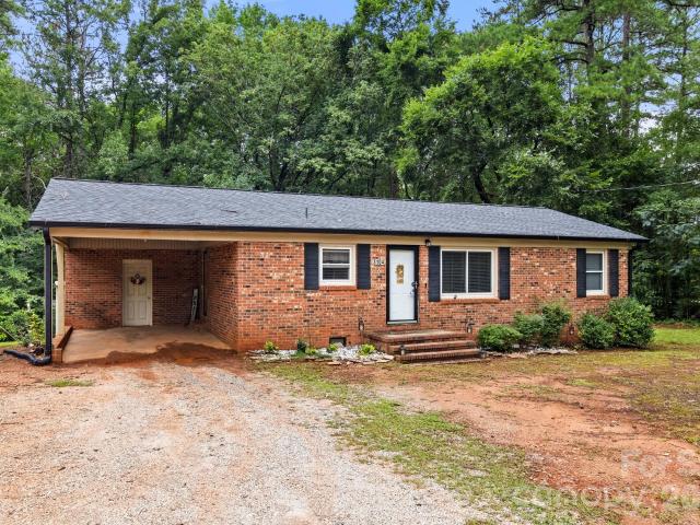 3104 University Drive
