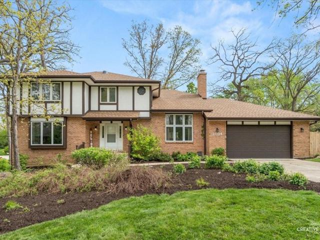 3104 Whispering Oaks Ln, Woodridge, IL 60517