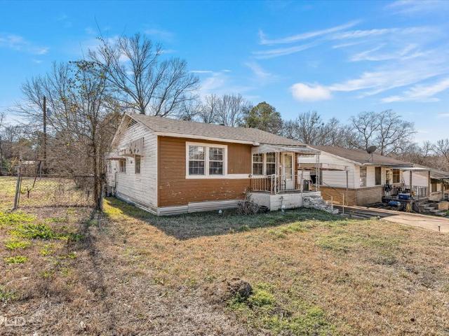 3105 Metal Street