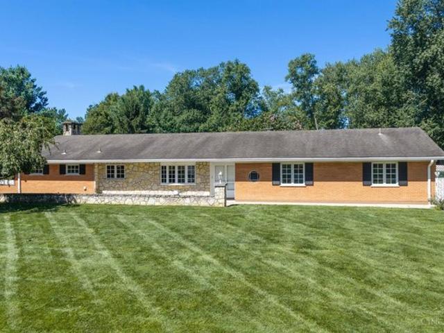 3105 N Whitetree Cir, Amberley, OH 45236