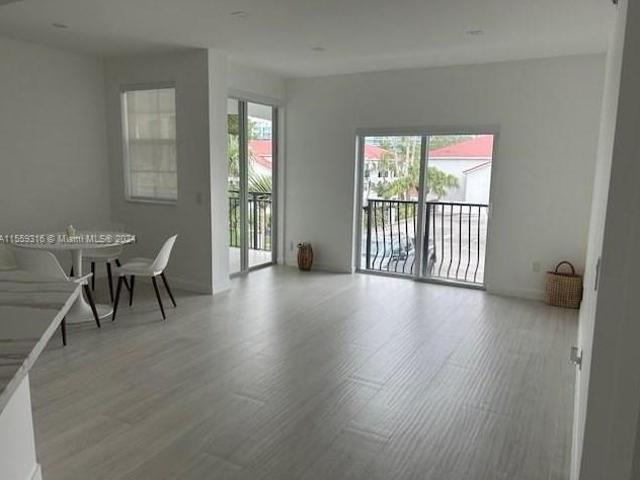 3105 NE 184th St #7303, Aventura, FL 33160