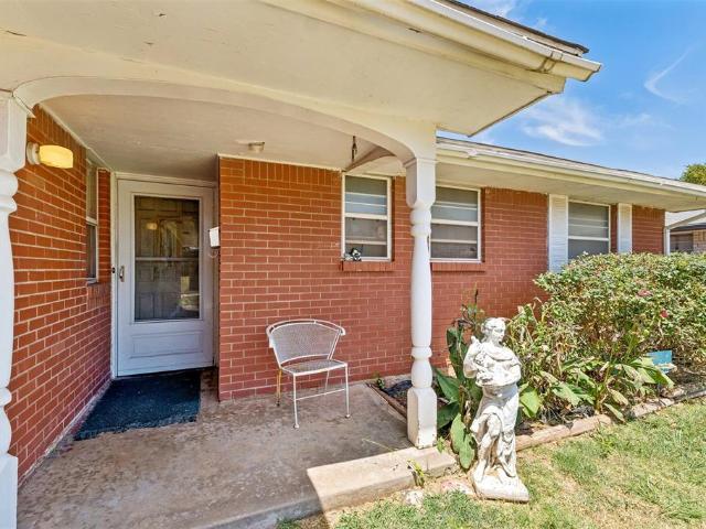 3105 Overland Drive