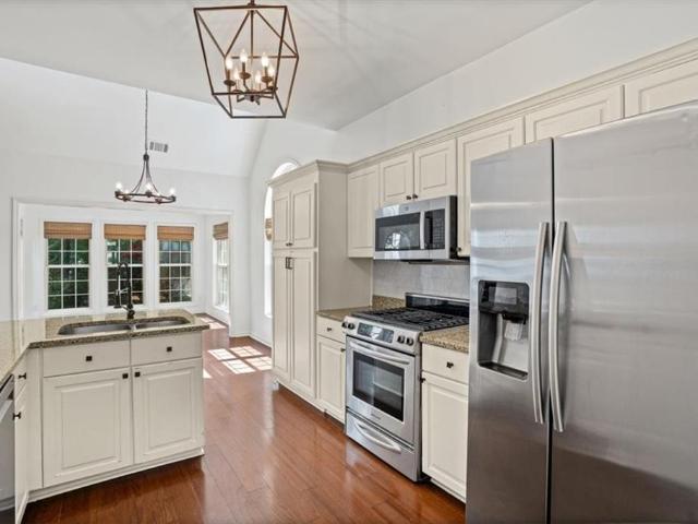 3105 Ballet Court SE