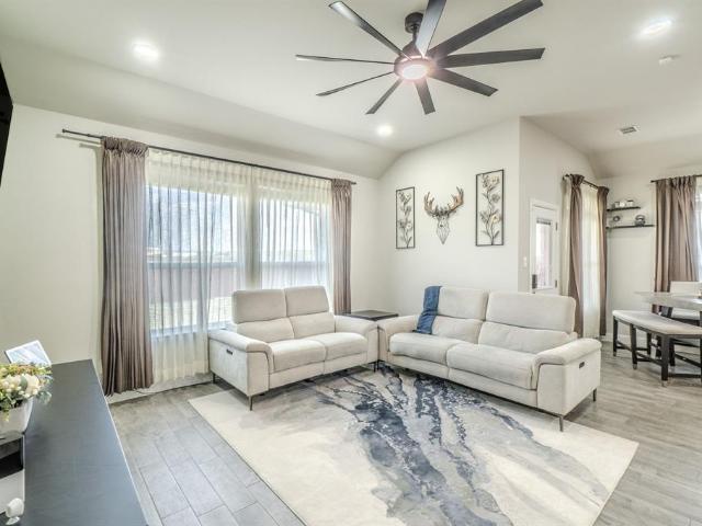 3105 Lionsgate Drive