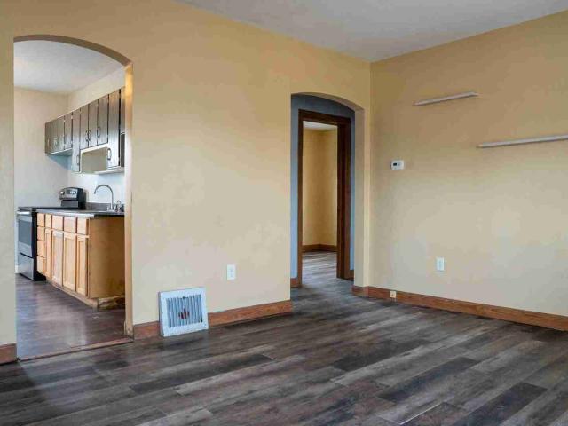 3105 / Street