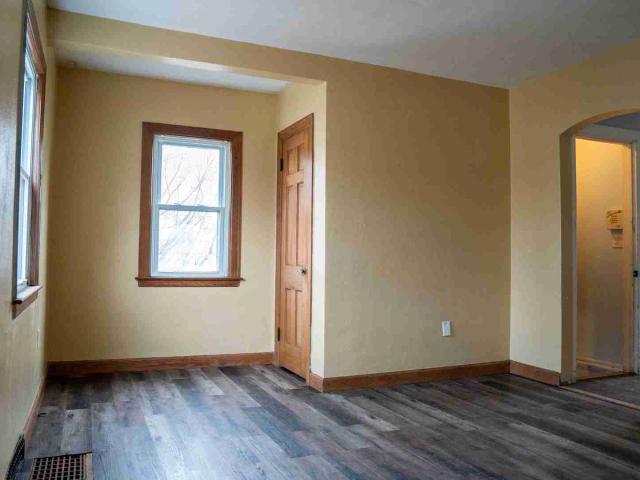 3105 / Street