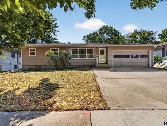 3105 S 9th Ave, Sioux Falls, SD 57105
