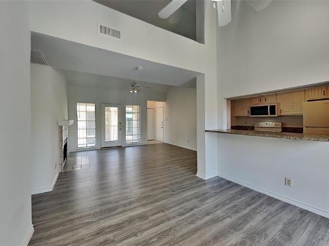 3105 San Jacinto Street # 308