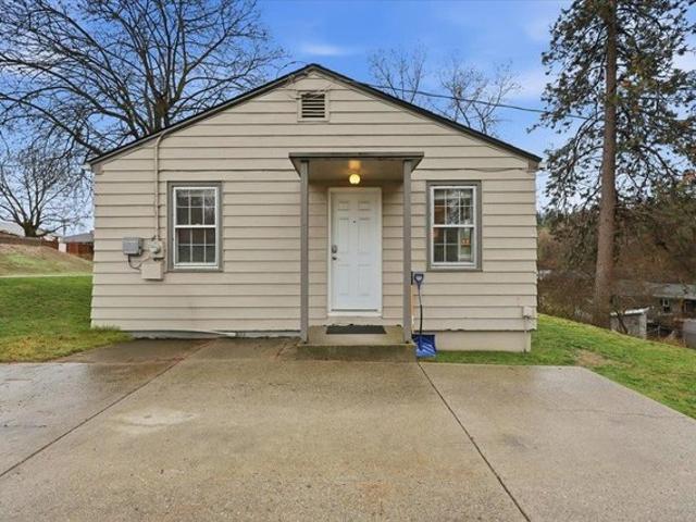 3105 W Rosamond Ave, Spokane, WA 99224