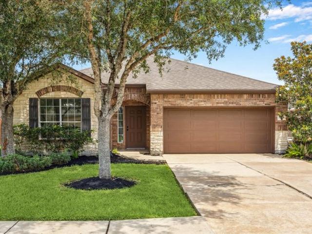 3105 W Trail Dr, Pearland, TX 77584