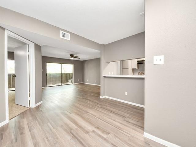 3105 Walnut Bend Ln Unit 32, Houston, TX 77042