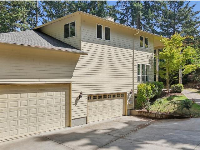 3106 NE 108TH CIR