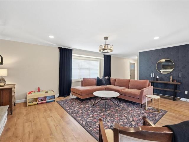 3106 Oakcrest Drive