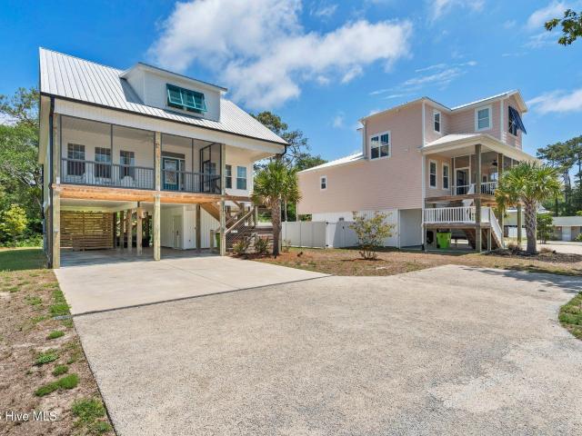 3106 E Oak Island Drive