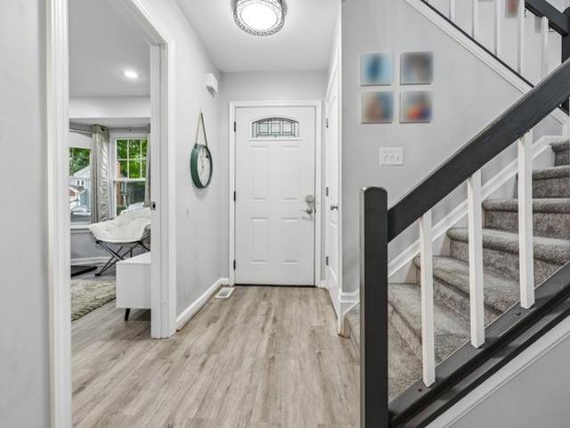 3106 Fennegan Ct, Lake Ridge, VA 22192