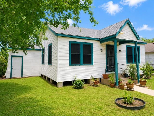 3106 Huisache Street