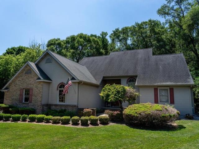 3106 Hunters Trl, Mount Pleasant, MI 48858