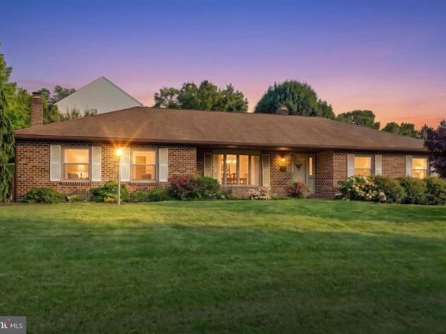 3106 Kingston Rd, York, PA 17402