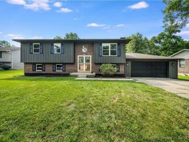 3106 PERIMETER DR, JEFFERSONVILLE, IN 47130 Single Family Resi.