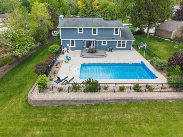 3106 Rolling Ridge Dr