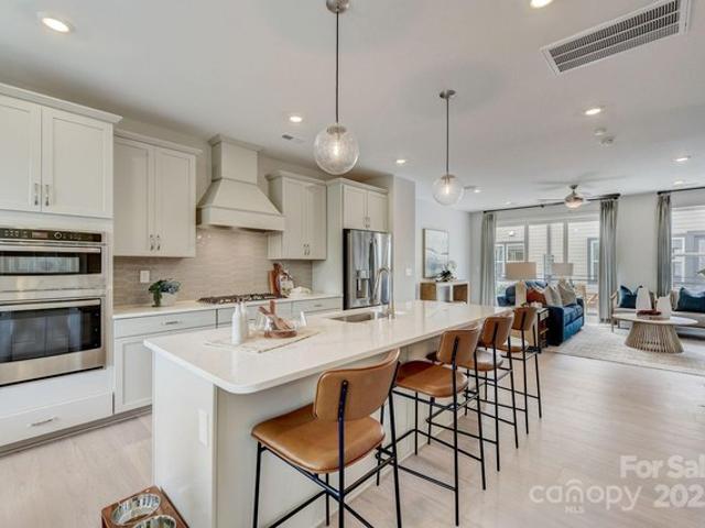 3106 Stelfox St, Charlotte, NC 28262
