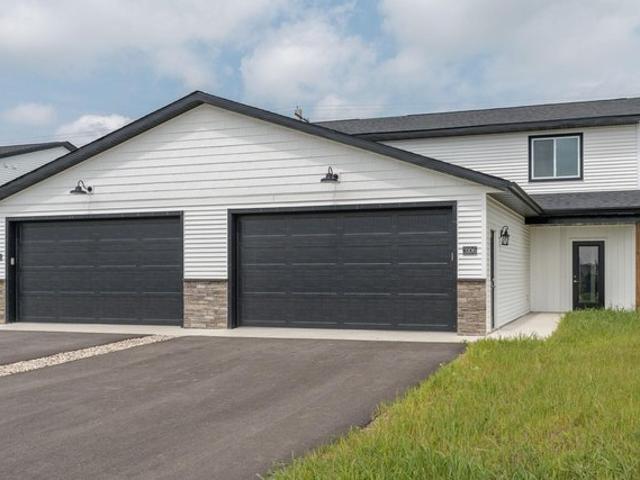 3106 Scotch Ln, Mankato, MN 56001