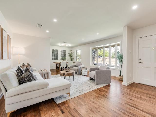 3106 Sharpview Lane