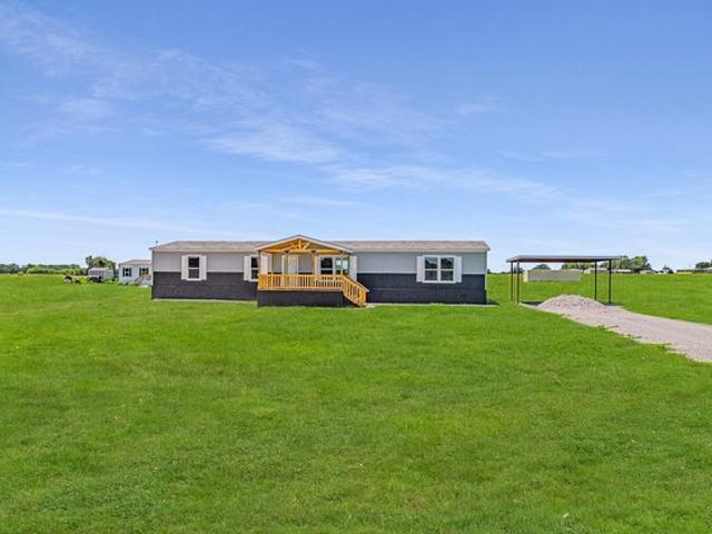 3106 Smyrna Rd, Sunset, TX 76270