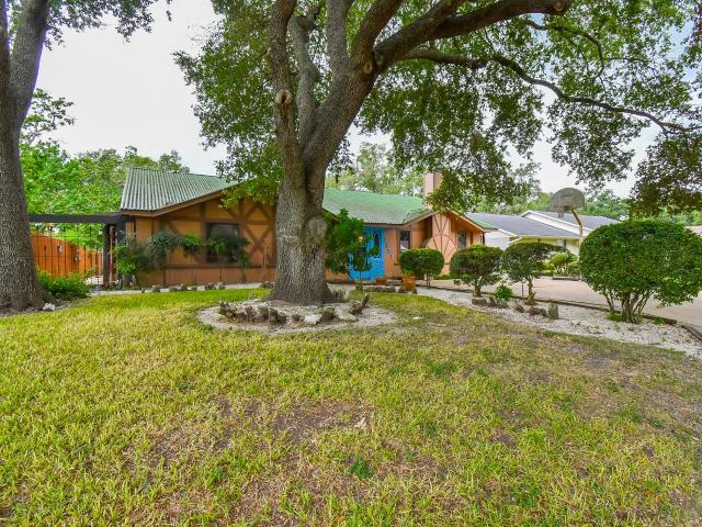 3107 Myatt Ln, El Campo, TX 77437 | MLS #83598