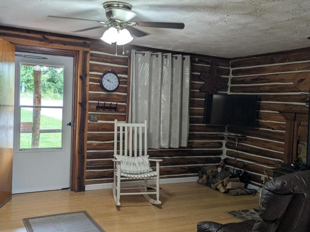 3107 E Hwy 552